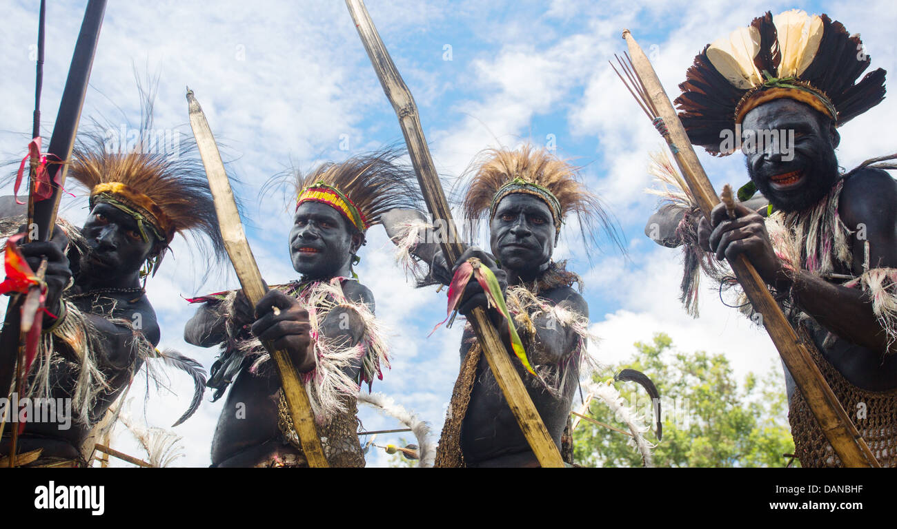 Traditional costume from papua hi-res stock photography and images - Alamy