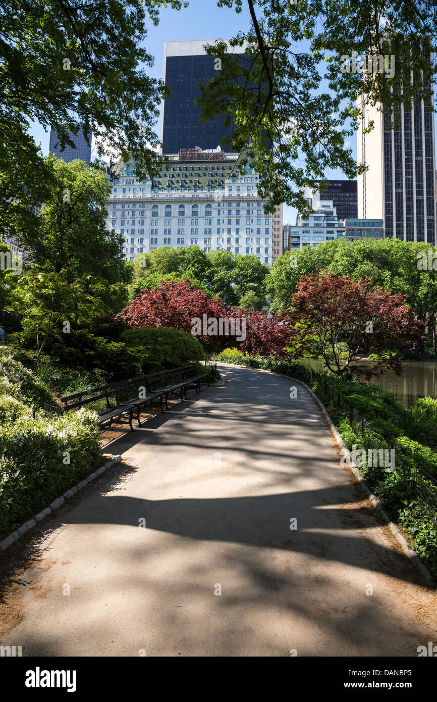 Green background hotel hi-res stock photography and images - Alamy