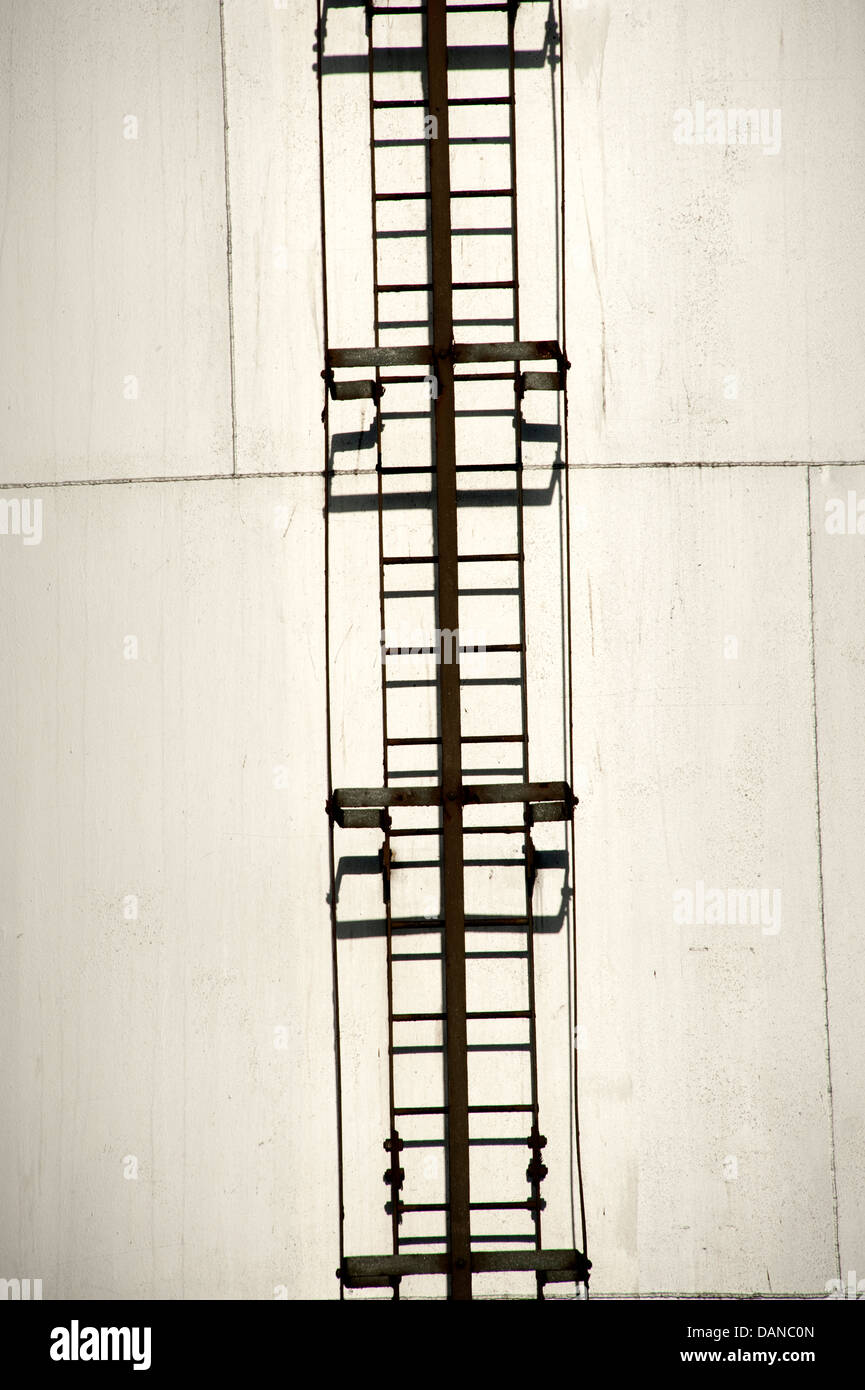 Steel Refinery Storage Tanks Vertical Ladder Stock Photo - Alamy