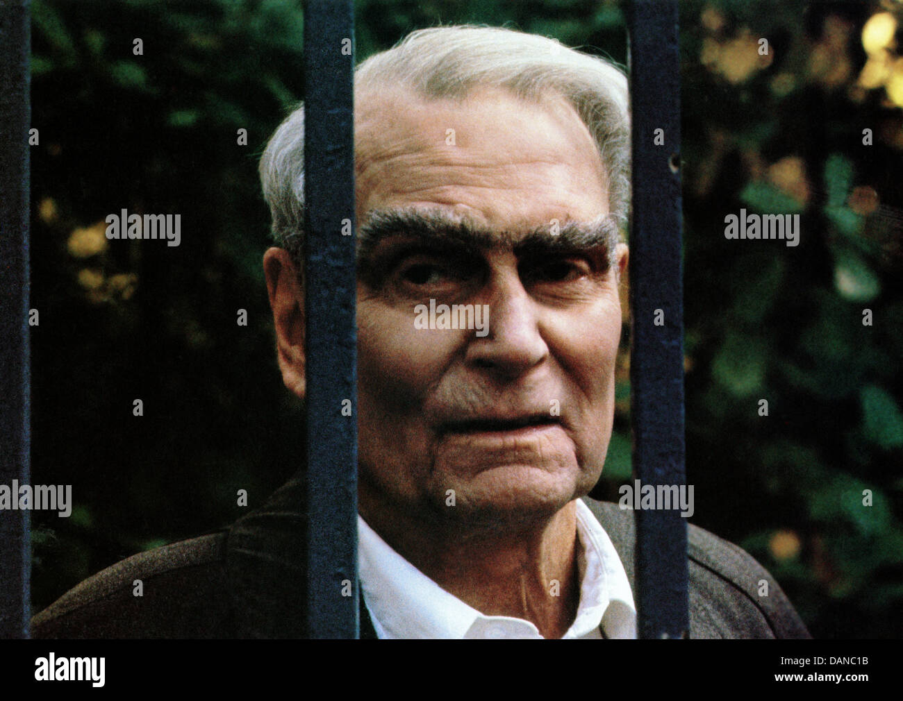 Wild geese ii 1985 laurence olivier hi-res stock photography and images ...