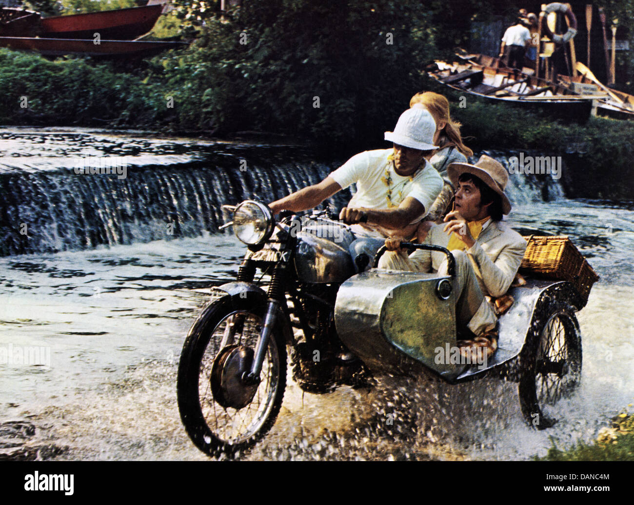 THE BUTTERCUP CHAIN (1970) SVEN-BERTILTAUBE HYWEL BENNETT JANE ASHER ...