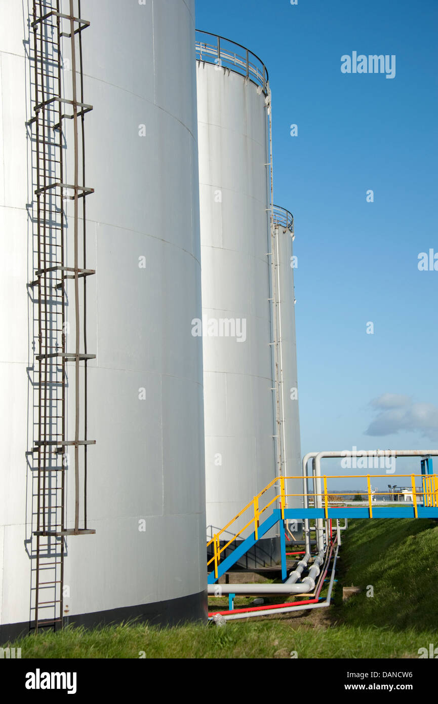 Large tanks hi-res stock photography and images - Alamy