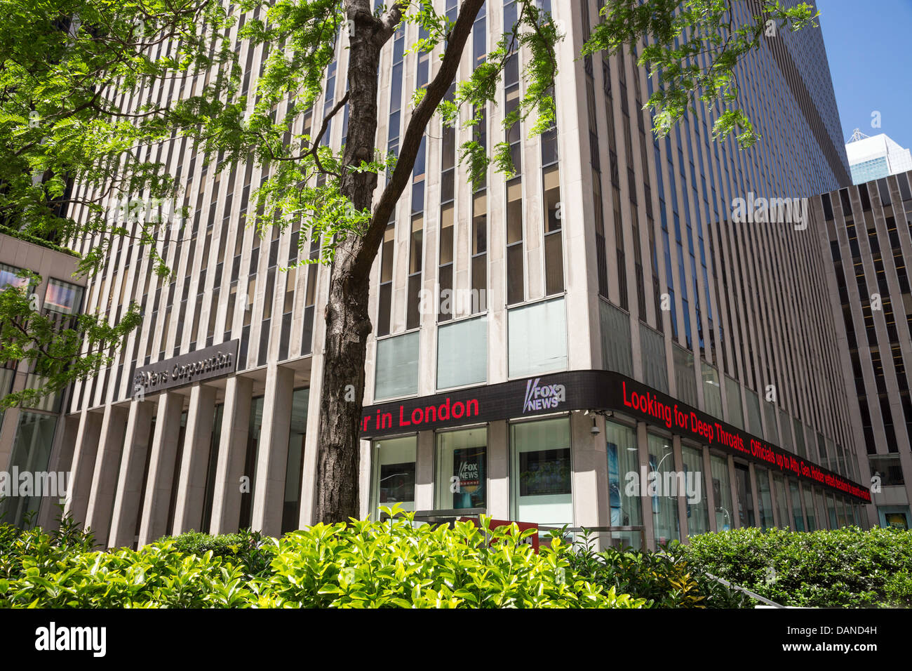 News Corporation Building and Plaza, NYC Stock Photo - Alamy