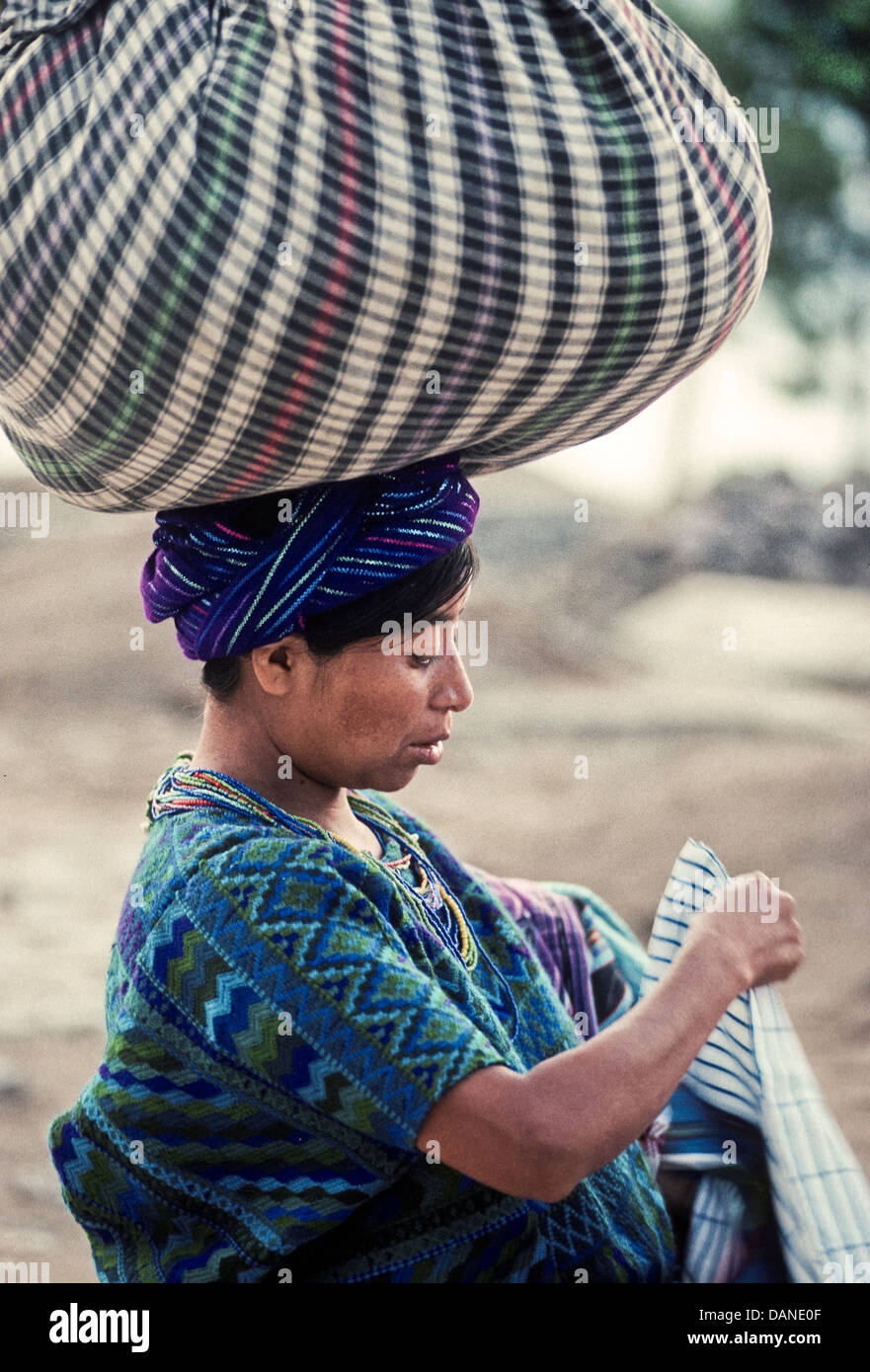 Kaqchikel woman High Resolution Stock Photography and Images - Alamy