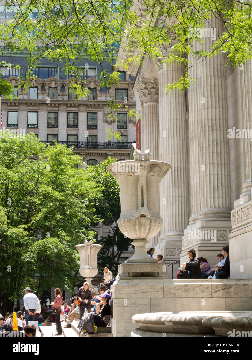 Facade of New York Public Library, Main Branch, NYC Stock Photo - Alamy