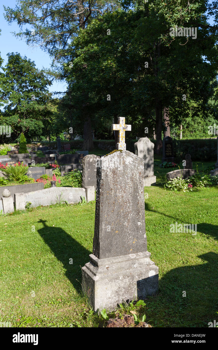 Old tombstone hi-res stock photography and images - Alamy