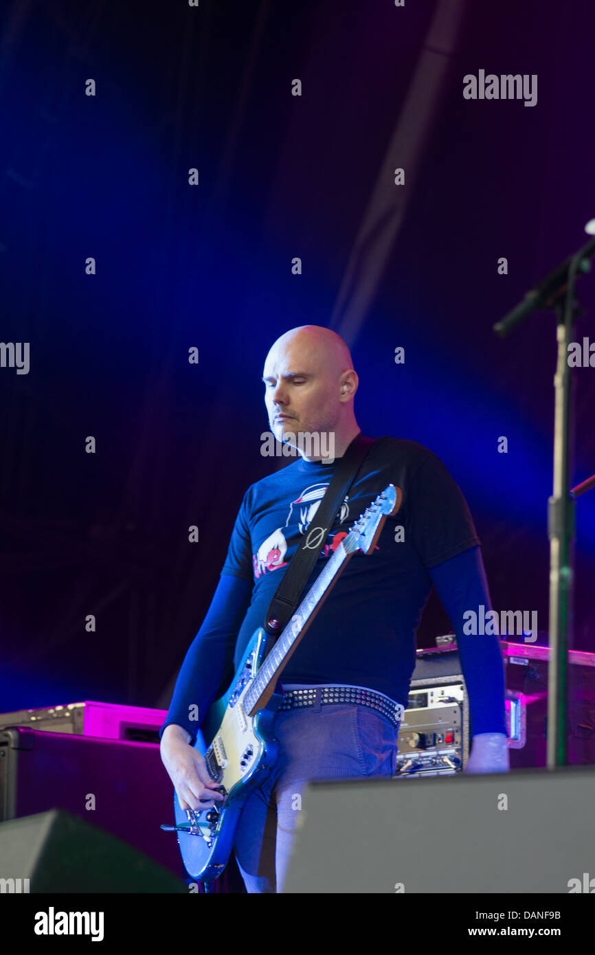 Billy lead singer smashing pumpkins hi-res stock photography and images ...