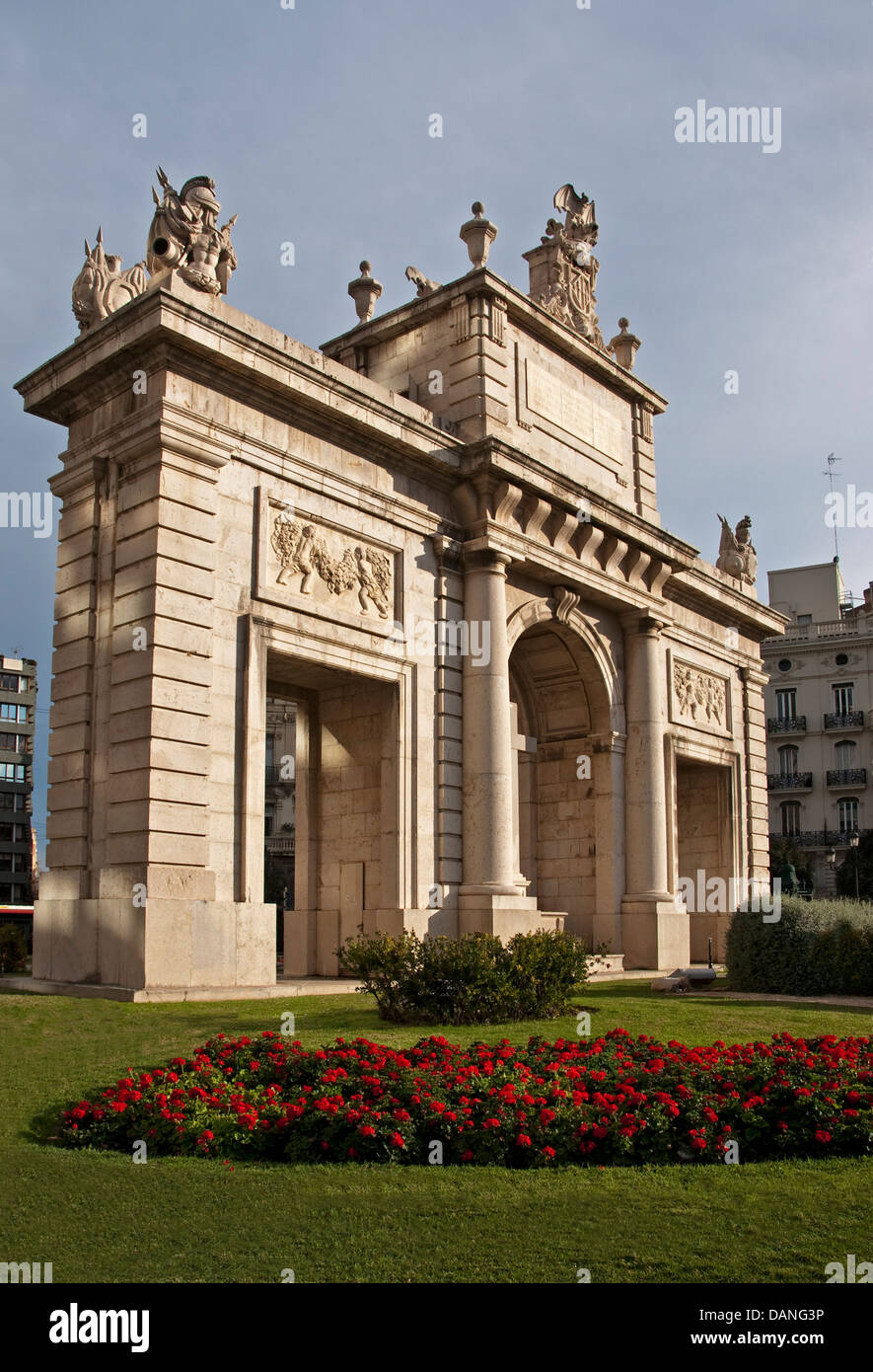Puerta de la Mar memorial arch in Valencia Stock Photo - Alamy