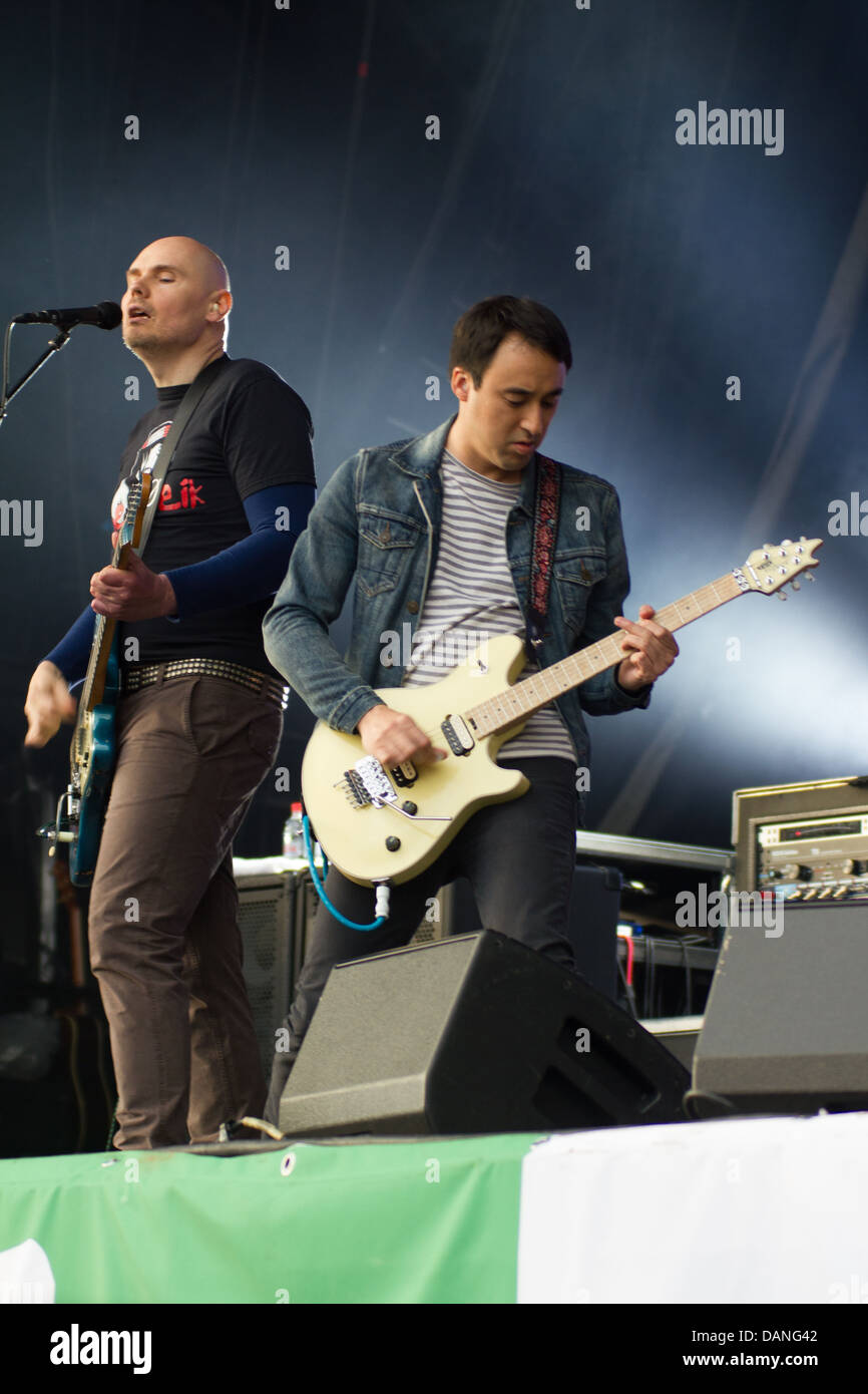 Billy lead singer smashing pumpkins hi-res stock photography and images ...
