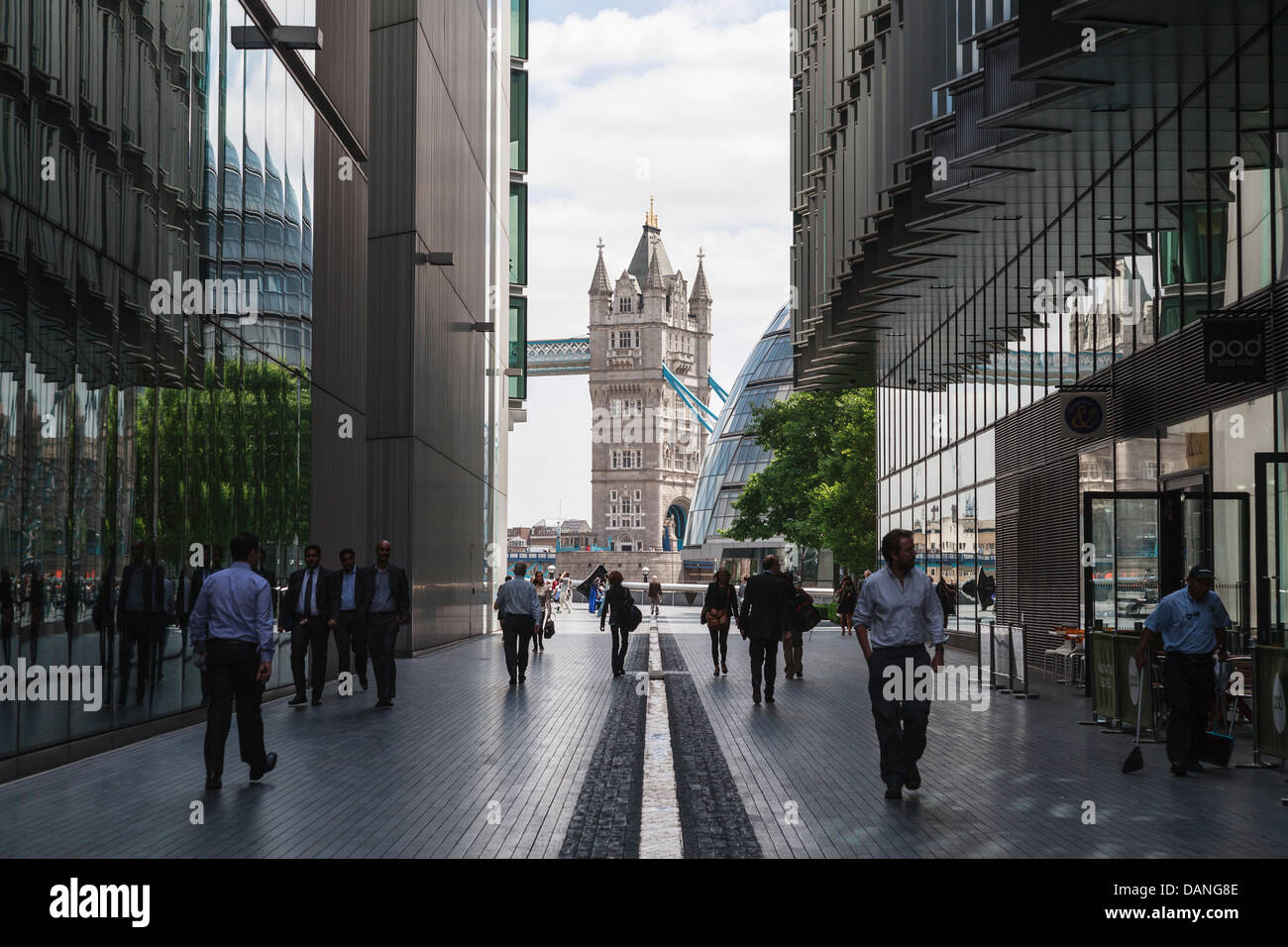 The Rill, More London, Towards Tower Bridge, London, UK Stock Photo - Alamy