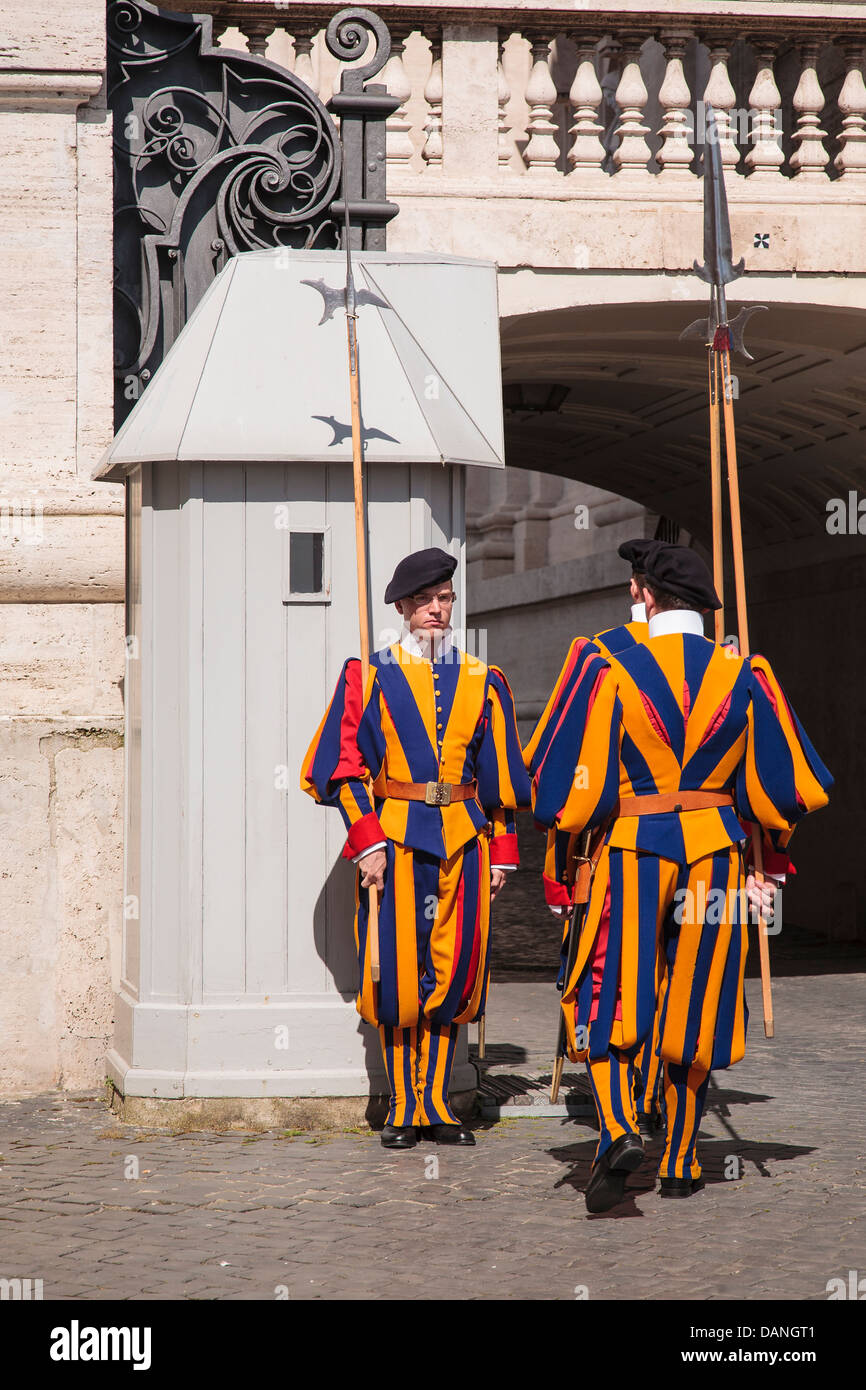 Swiss guard in traditional uniform hi-res stock photography and images ...