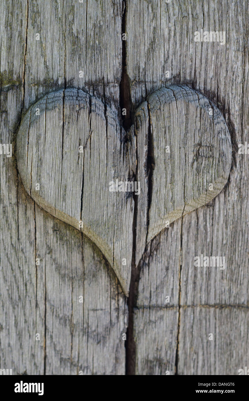 Carving love hi-res stock photography and images - Alamy