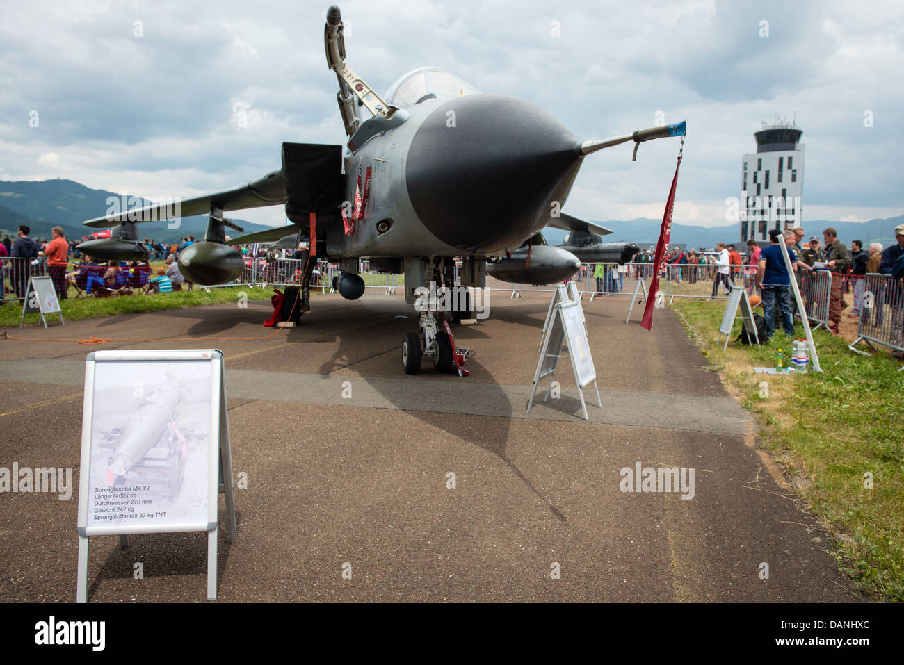 Military static display hi-res stock photography and images - Alamy