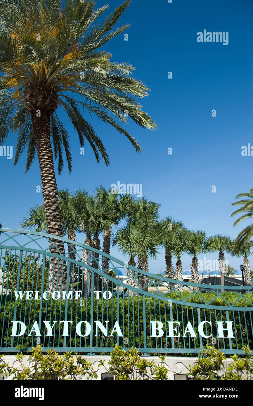 Welcome daytona beach sign daytona hi-res stock photography and images ...