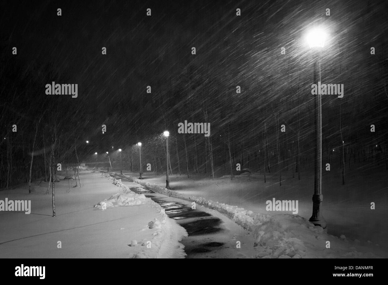 Lighted pathway hi-res stock photography and images - Alamy