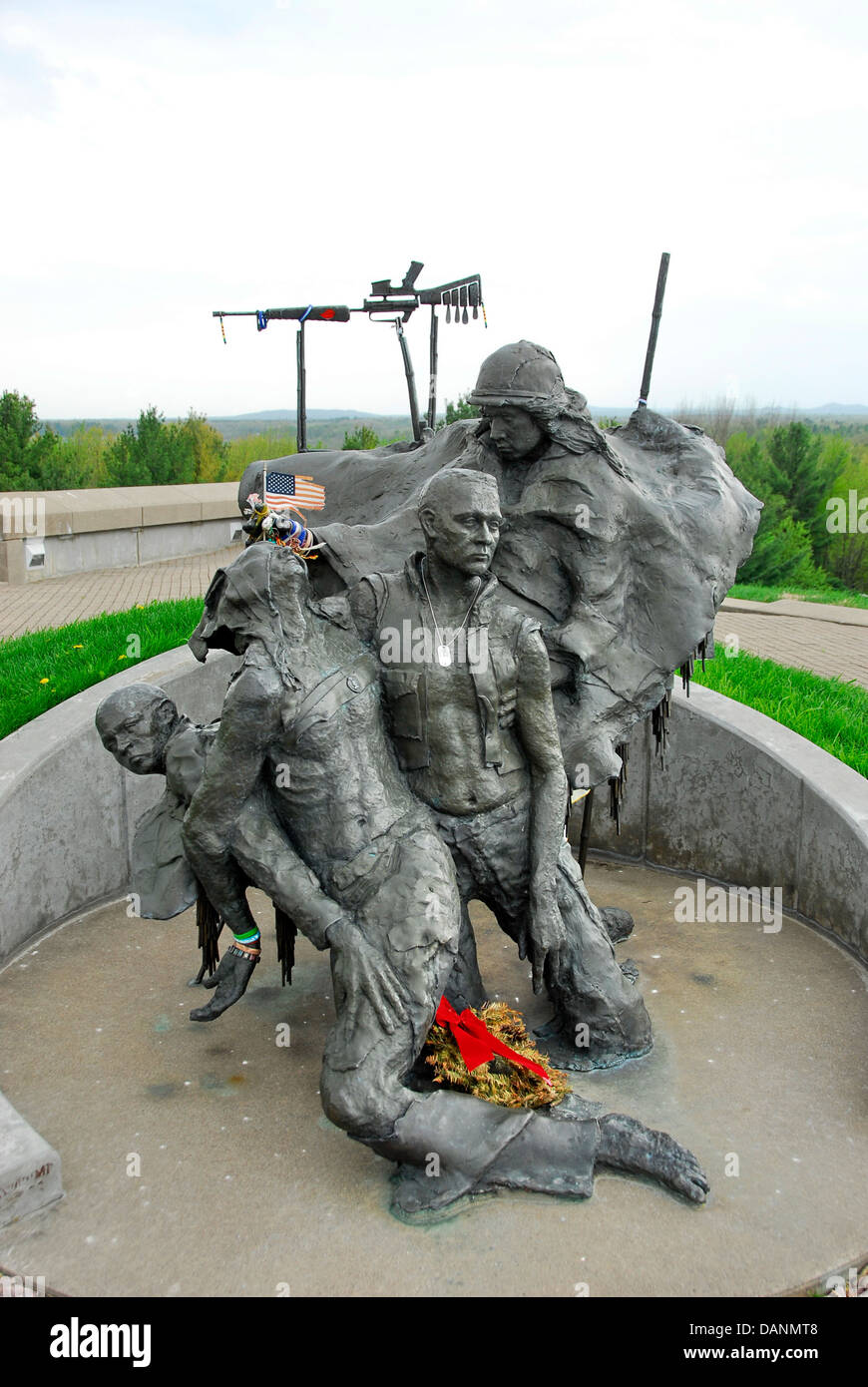 Statue at The High Ground Wisconsin Vietnam Veterans Memorial Project ...