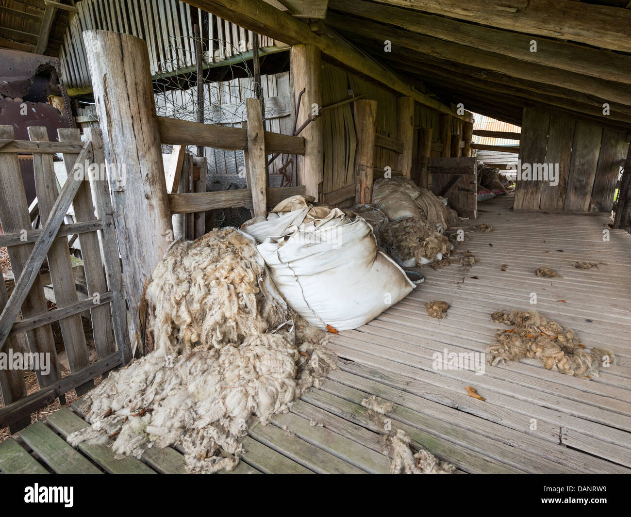 Old wool shed hi-res stock photography and images - Alamy