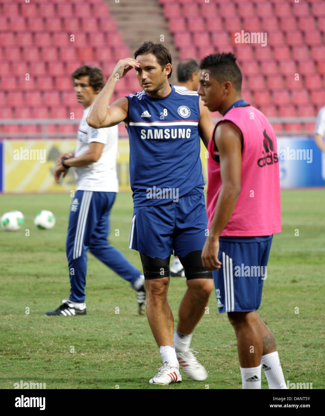 Chelsea frank lampard during a training session hi-res stock ...