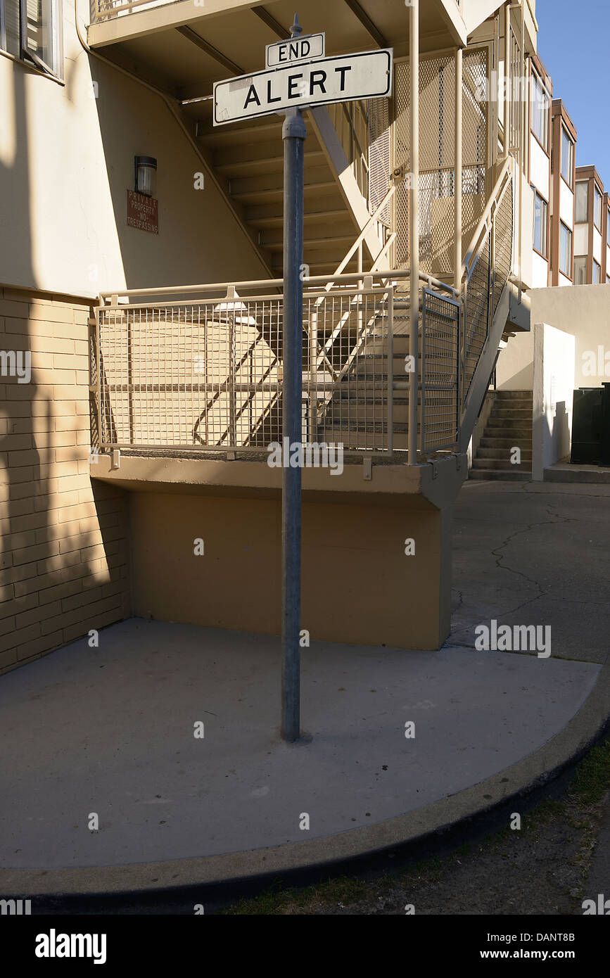 alert street mission district san francisco Stock Photo - Alamy