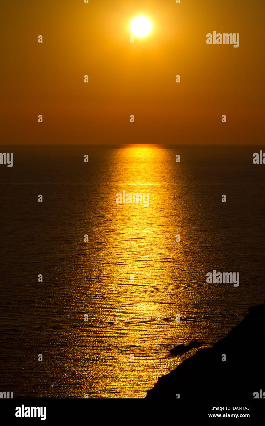 Golden sun setting hi-res stock photography and images - Alamy
