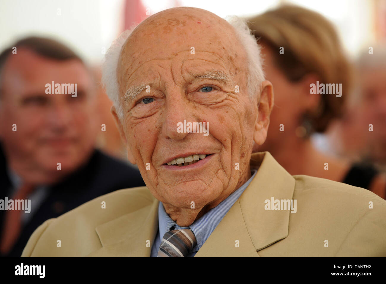 Fformer German President Walter Scheel sits at a citizen's reception on ...