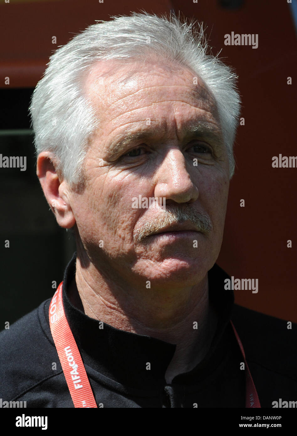 Australia's head coach Tom Sermanni prior to the quarter-final soccer ...