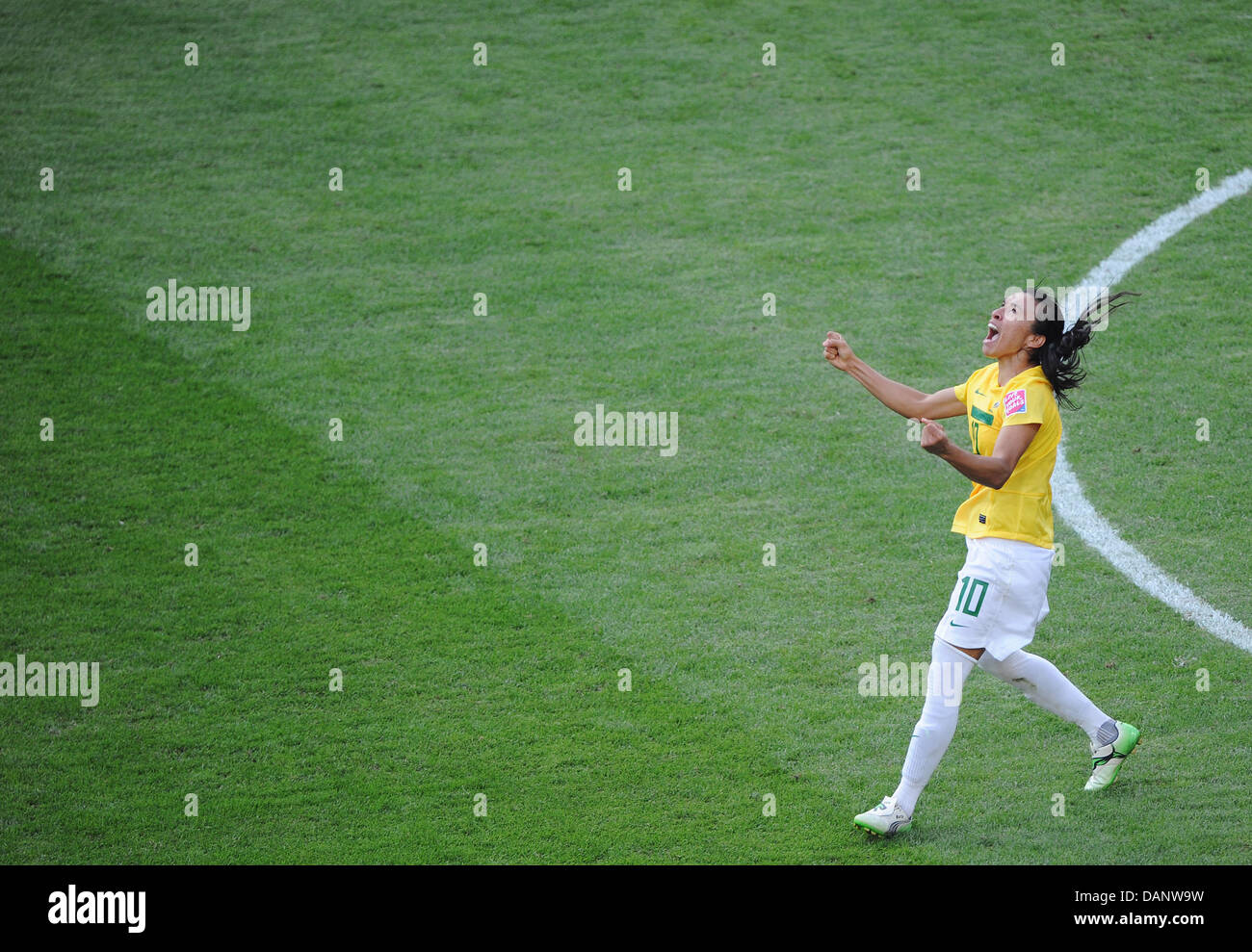 Marta soccer hi-res stock photography and images - Alamy