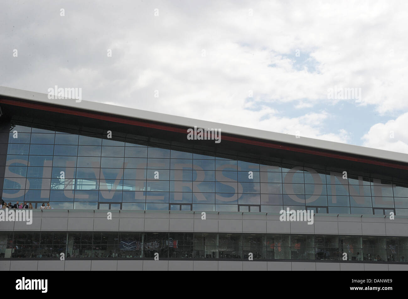 The "the wing"-called pit building at the Silverstone race track in ...