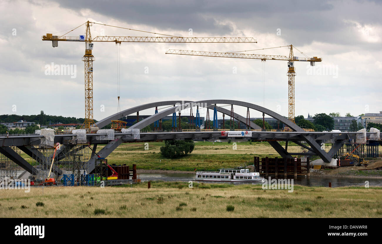 The Waldschloesschen Bridge is under construction in Dresden, Germany ...
