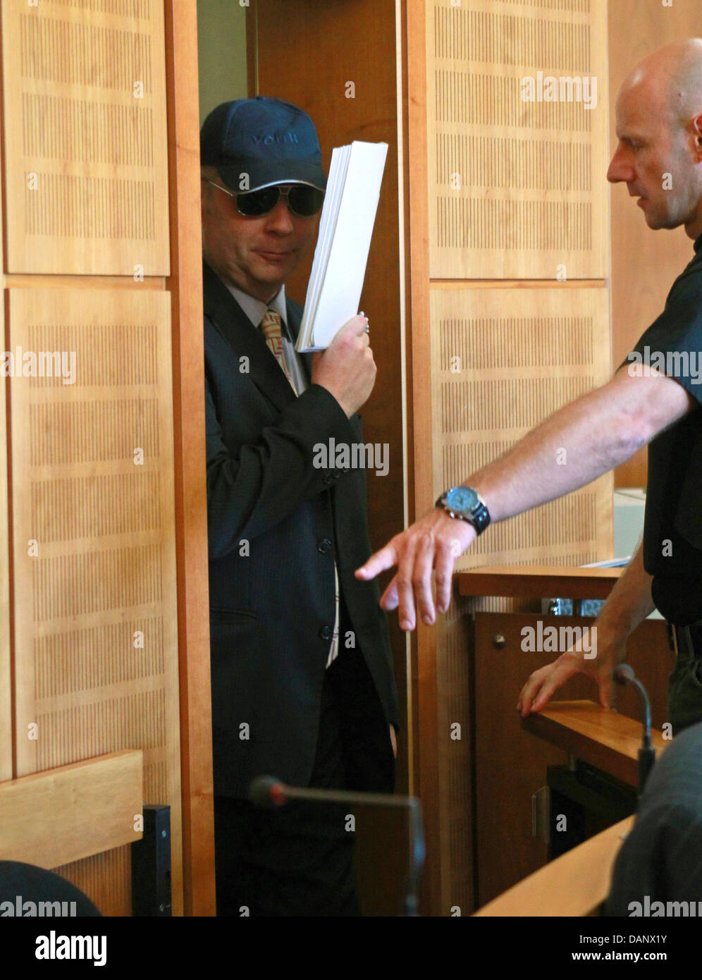 The accused in the 'Mirco trial', Olaf H., enters the courtroom at the ...