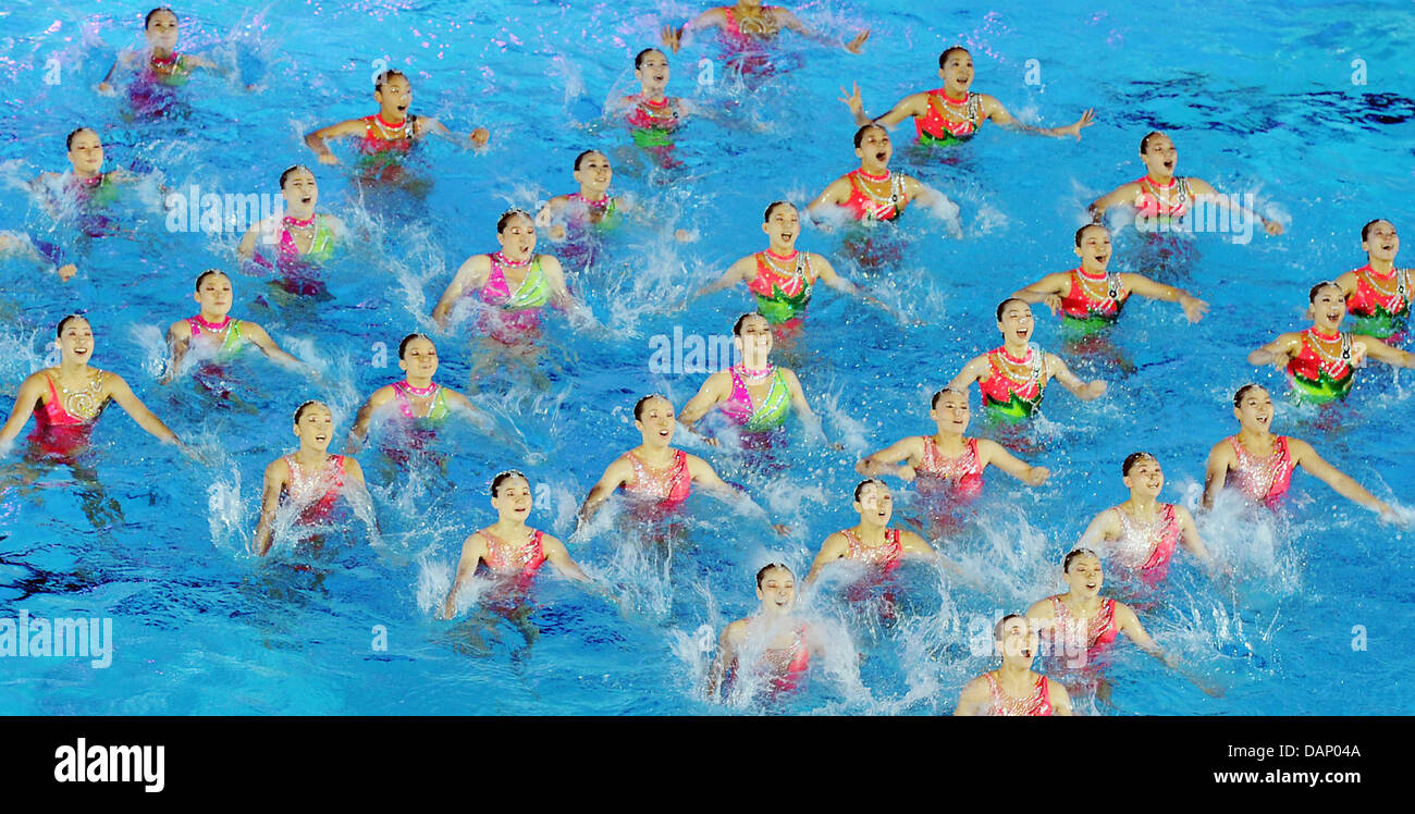 Synchronized swimming china hi-res stock photography and images - Alamy