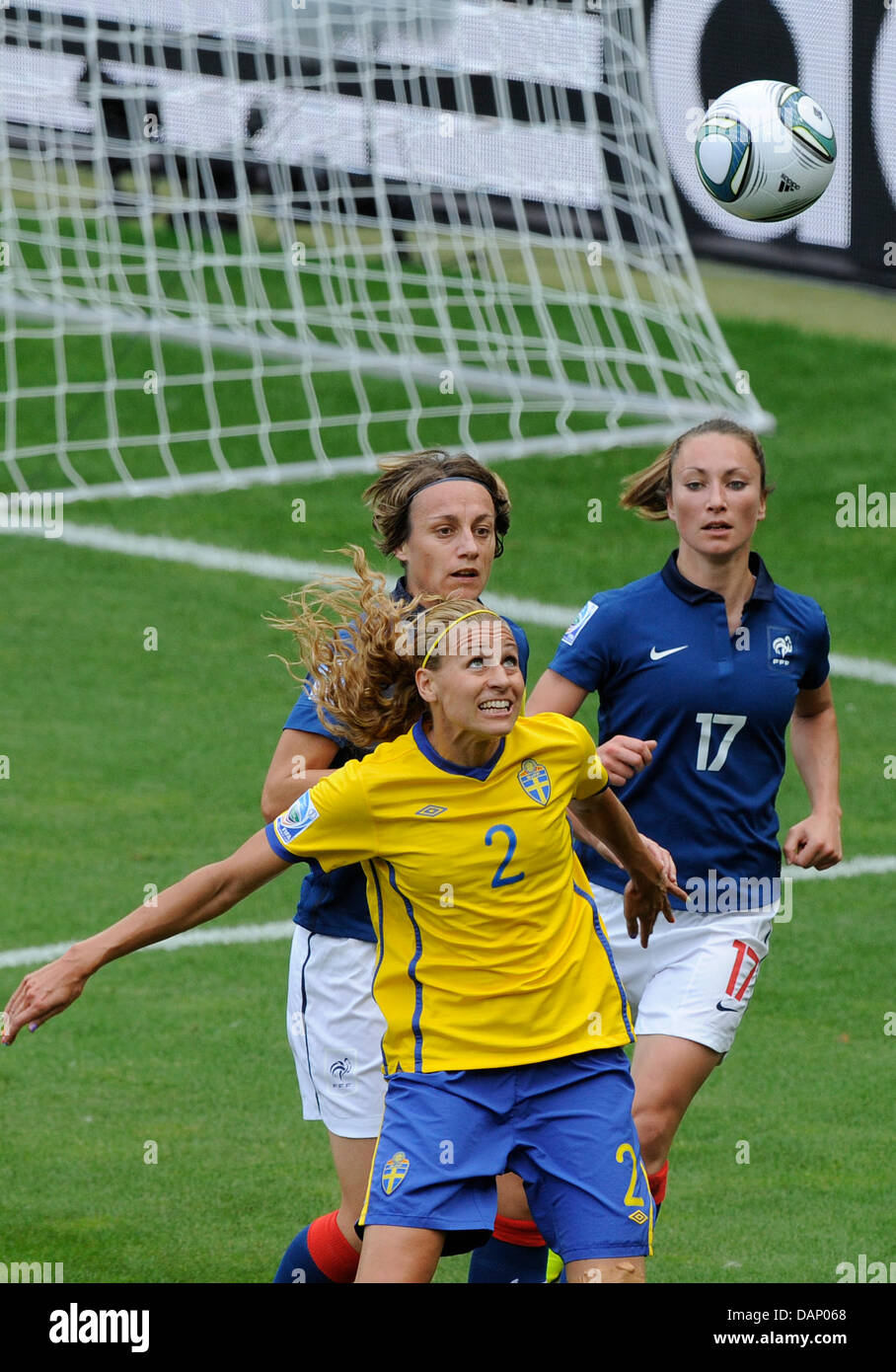 Sweden's Charlotte Rohlin (front) and France's Sandrine Soubeyrand (L ...
