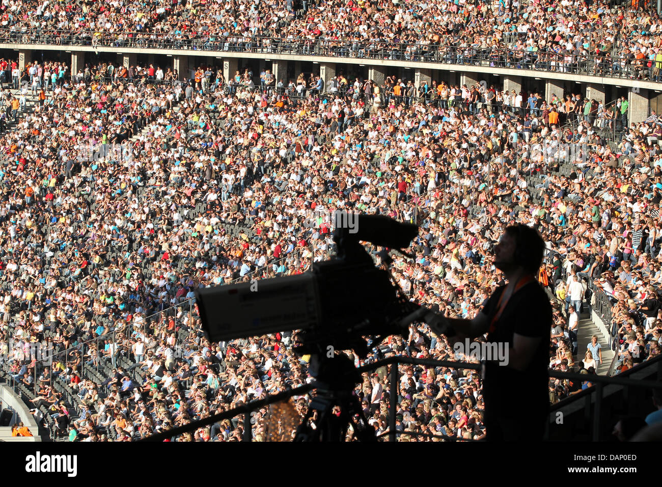 Approximately 70,000 people are the audience of the finale German ...