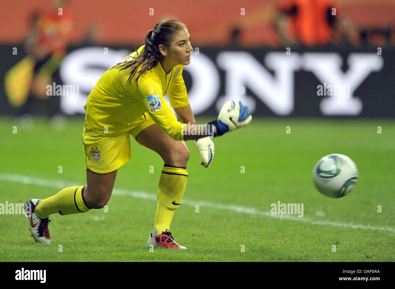 USA's goalkeeper Hope Solo gestures during the FIFA Women's World Cup ...