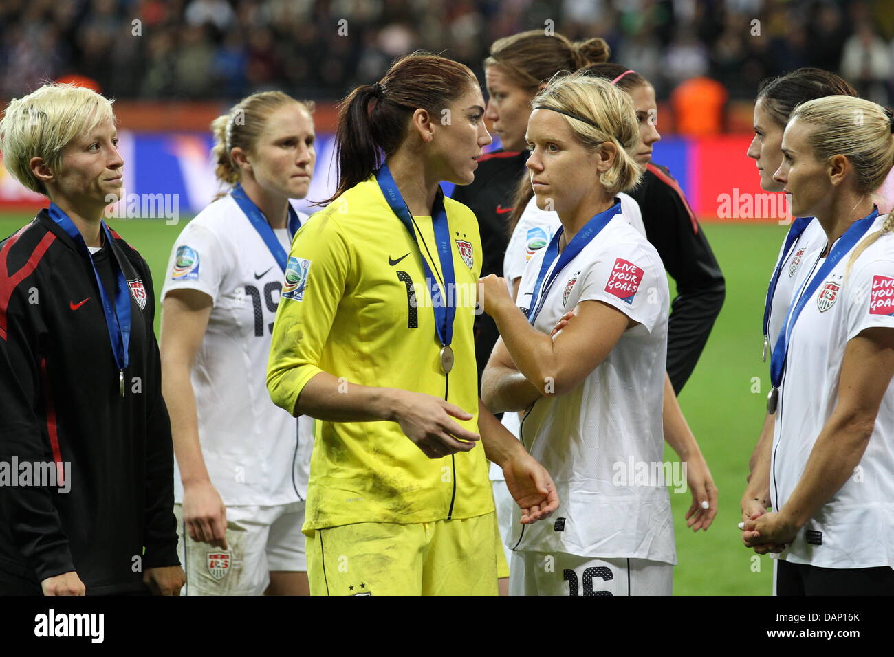 Usa goalkeeper hope solo team hi-res stock photography and images - Alamy