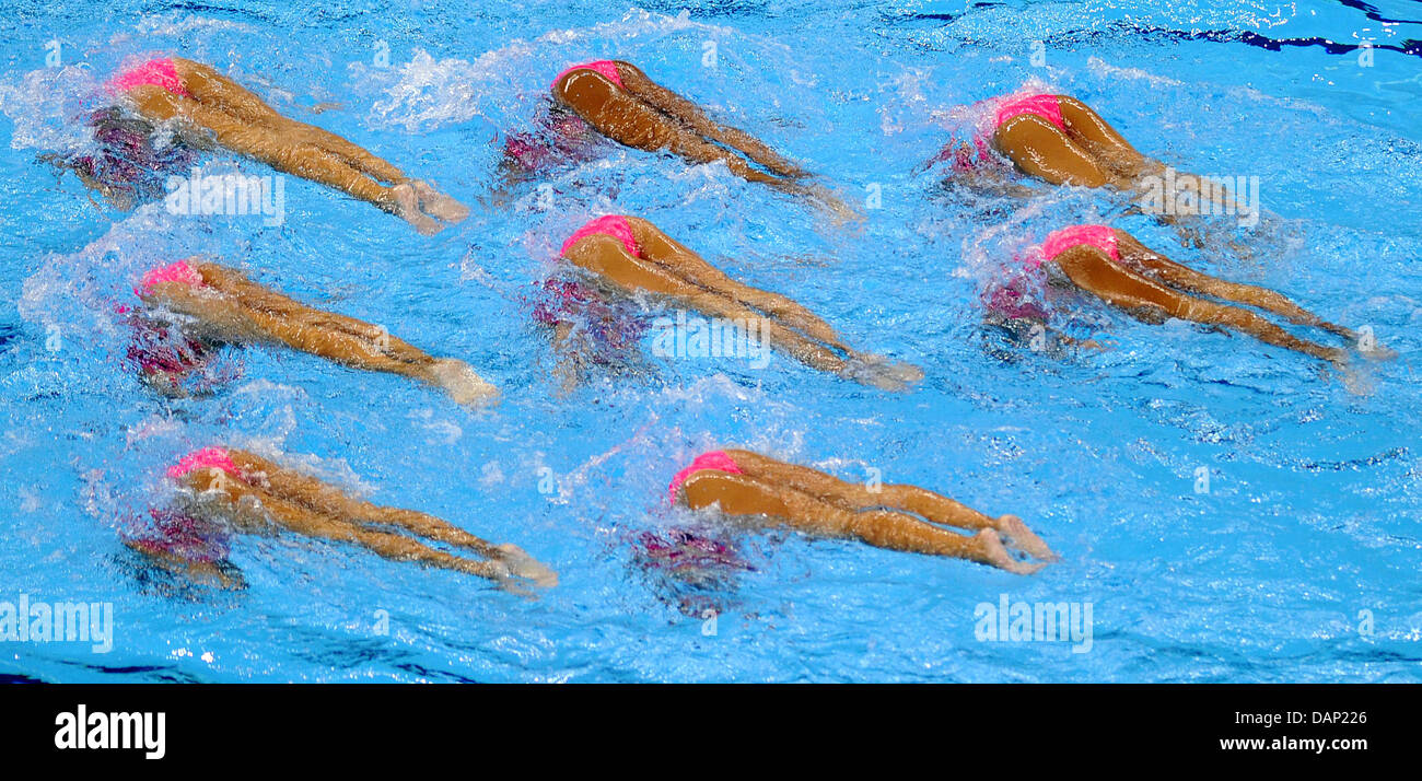 Synchronized swimming legs hi-res stock photography and images - Alamy