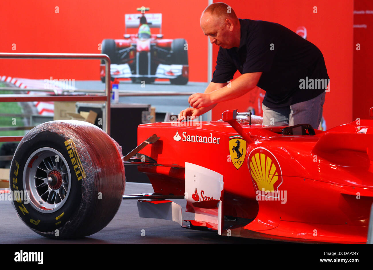 Ferrari advertisement hi-res stock photography and images - Alamy