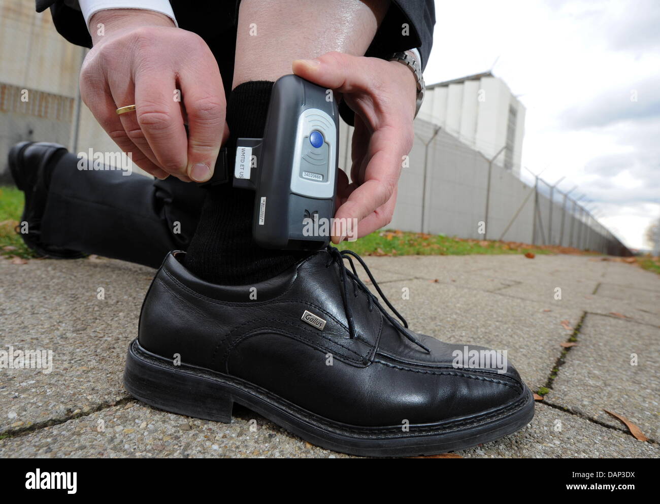 Electronic foot shackle hi-res stock photography and images - Alamy
