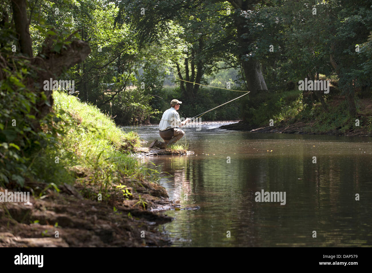 Riverbank fishing uk hi-res stock photography and images - Alamy