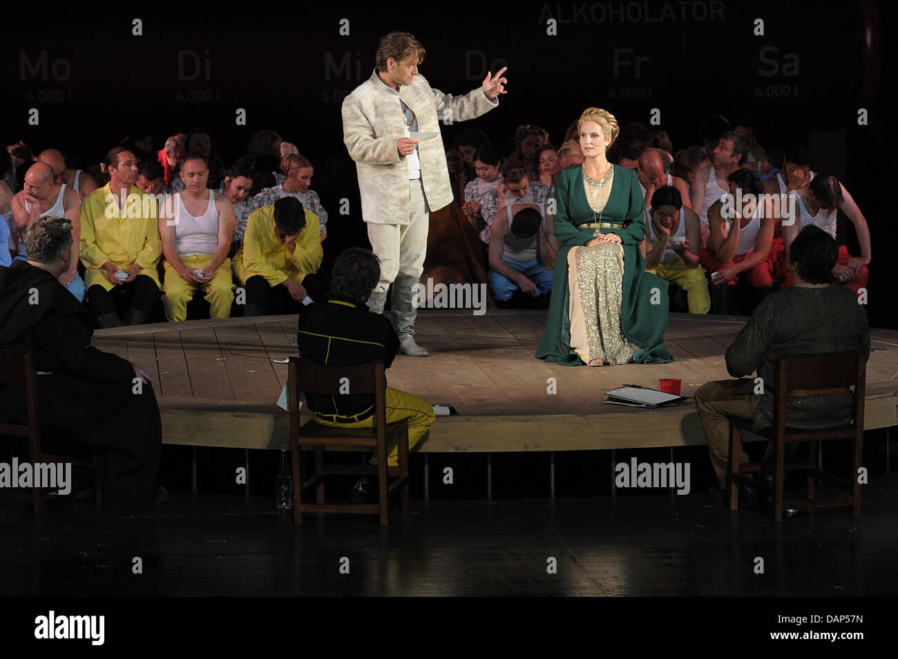 ACHTUNG SPERRFRIST 25.07.2011, 16.00 Uhr - Elisabeth (Camilla Nylund ...