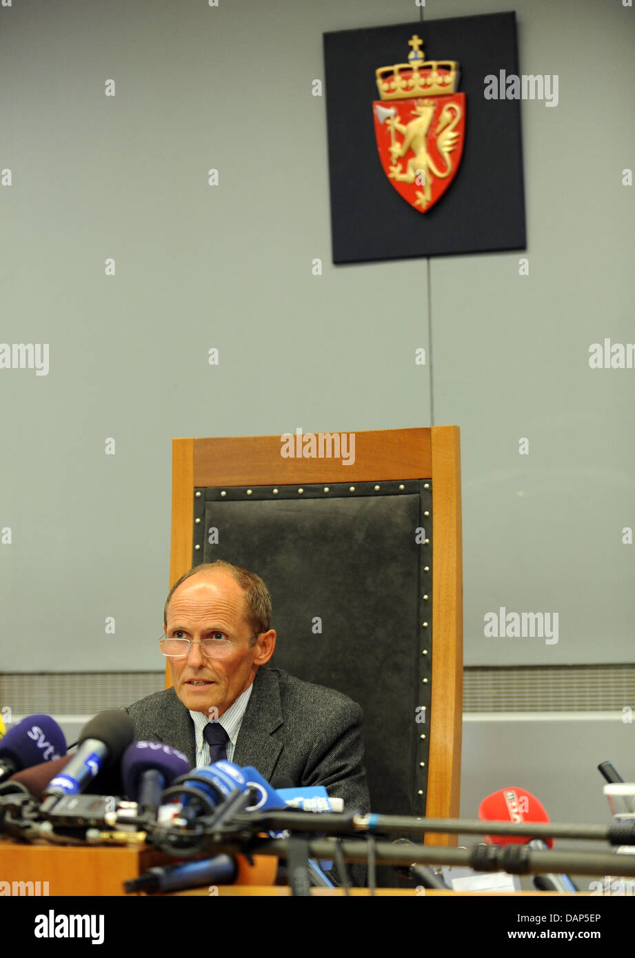 Judge kim heger sitting in hi-res stock photography and images - Alamy