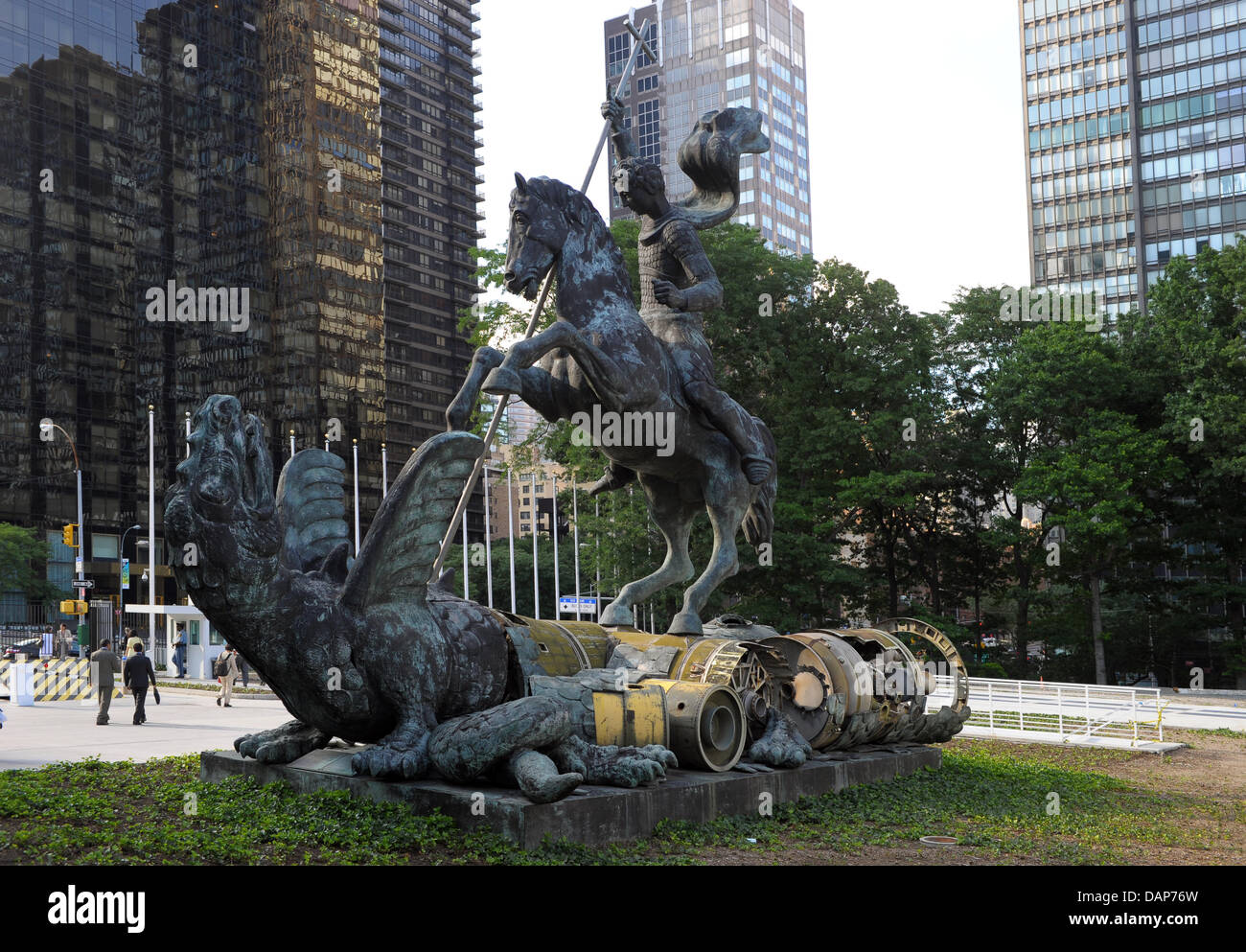 City view of New York - The memorial 'God defeats Evil' by the Georgian ...