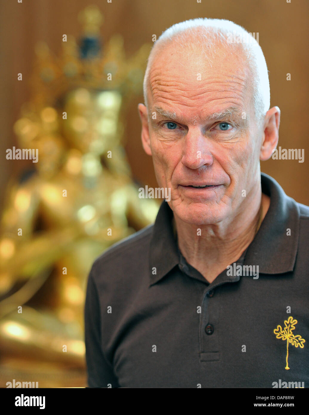 Diamond way buddhism hi-res stock photography and images - Alamy