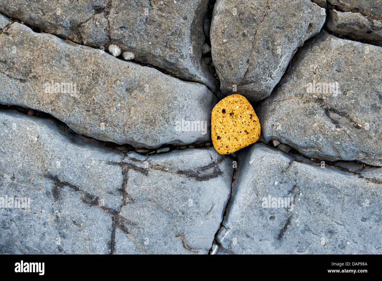 Cracks in rock hi-res stock photography and images - Alamy