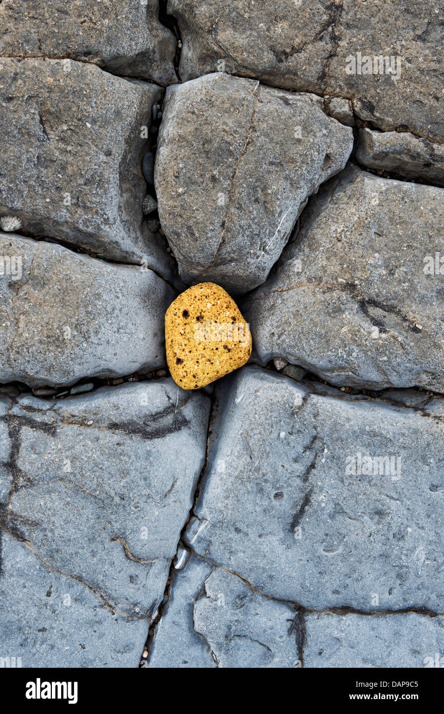 Cracks in rock hi-res stock photography and images - Alamy