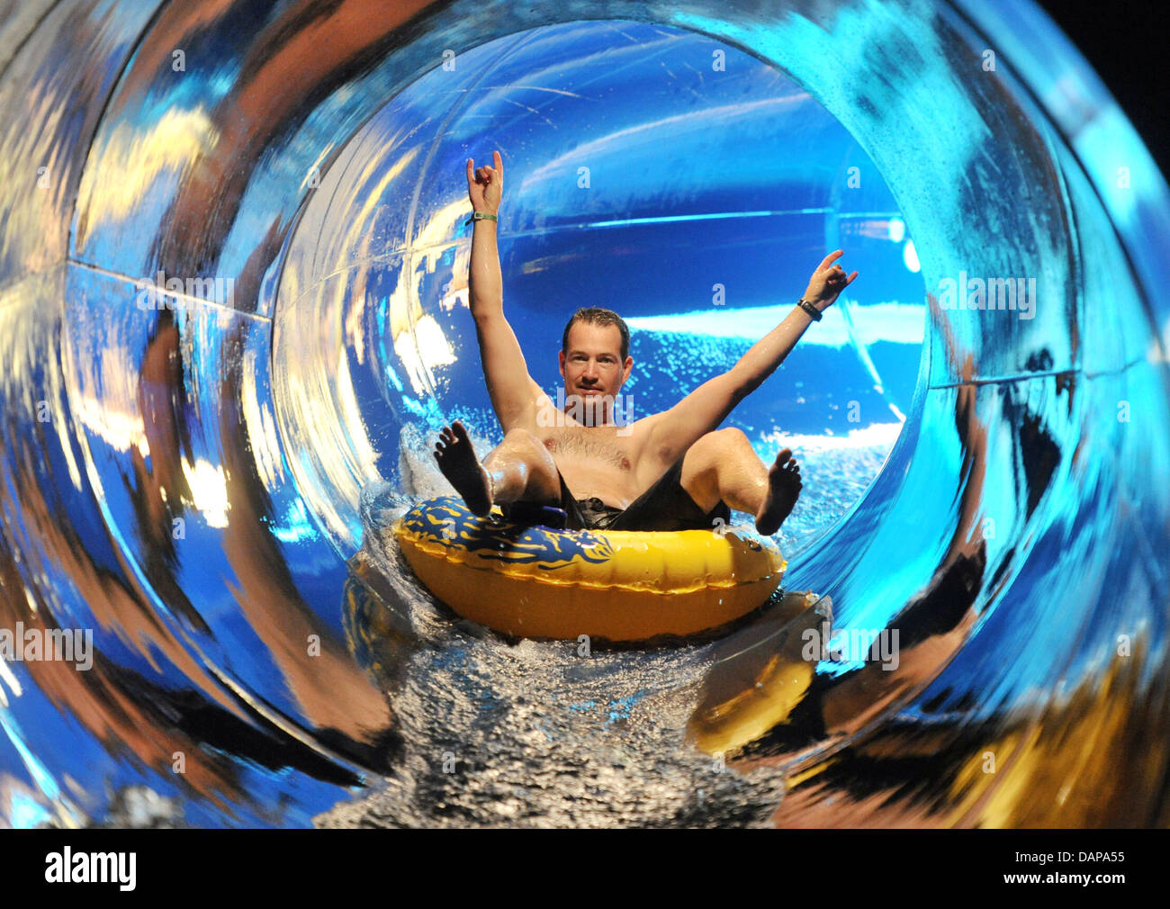 Long reigning hi-res stock photography and images - Alamy