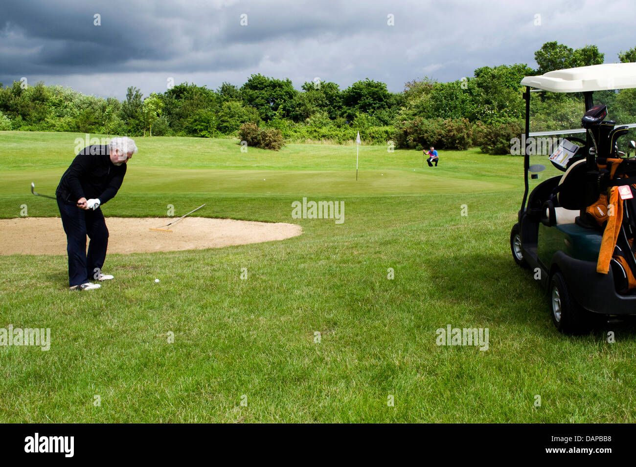 Golf bunker shot hi-res stock photography and images - Alamy