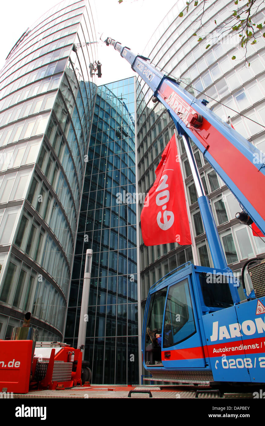 Eon logo hi-res stock photography and images - Alamy