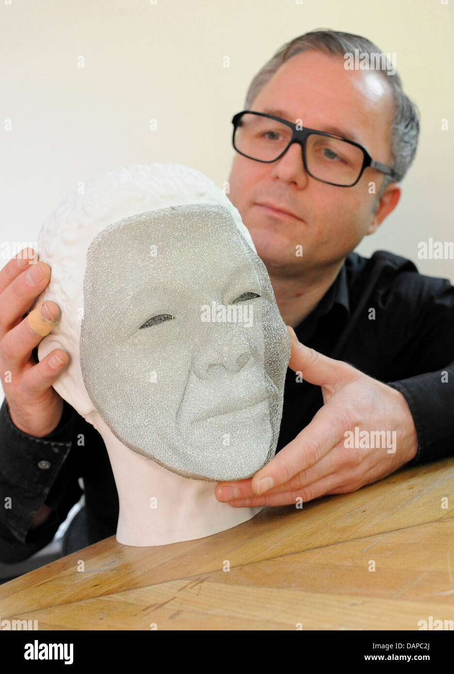 Platinum filament hi-res stock photography and images - Alamy