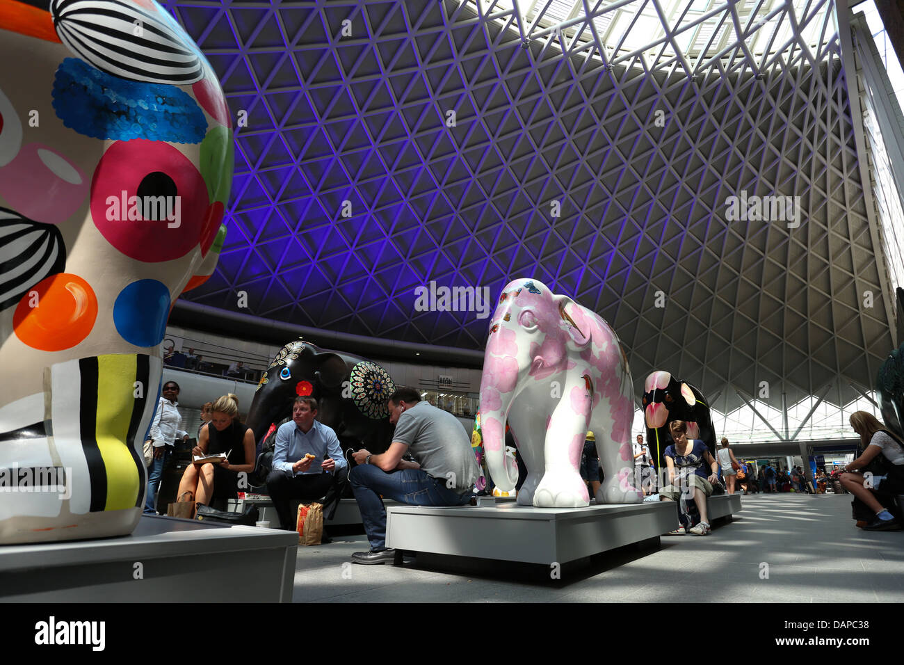 Elephant parade national tour hi-res stock photography and images - Alamy